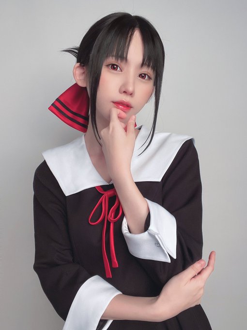 Kaguya-sama: il cosplayer Enako cosplayer Shinomiya, Hayasaka e Fujiwara per celebrare il finale ...